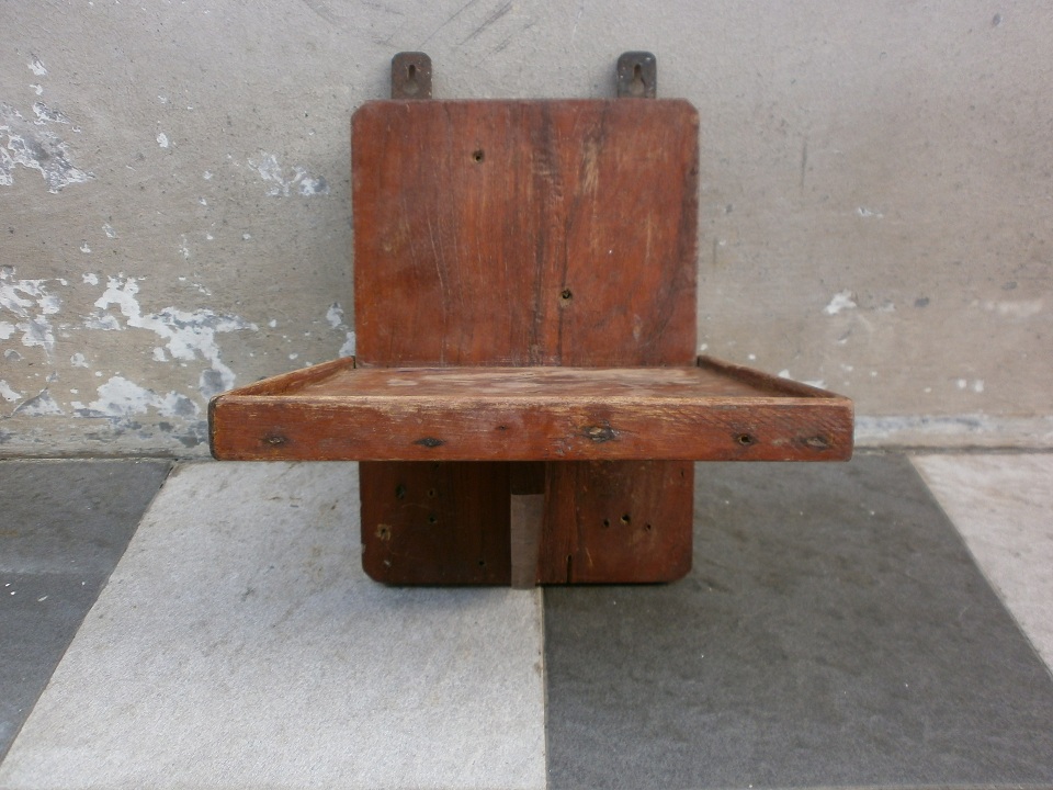 Antikpisan: Stand Dinding Tempat Pot