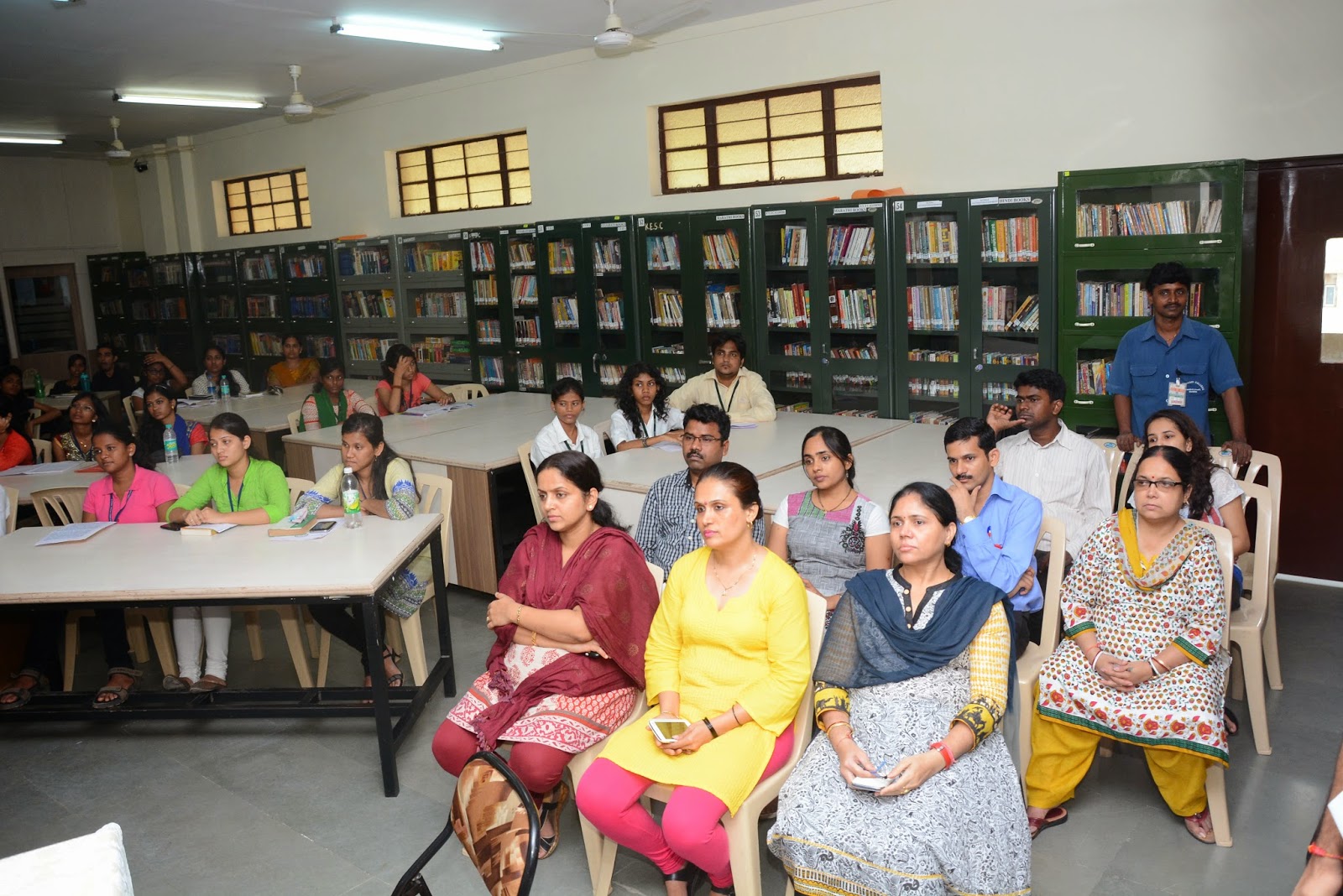 KES Shroff College Library: Photos of Intercollegiate Book Review ...