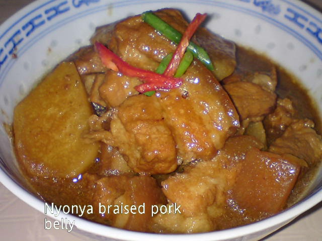 Cooking Pleasure: NYONYA HONG BAK [BRAISED PORK BELLY]