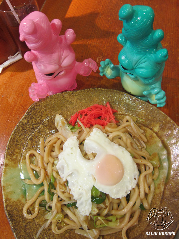 Kaiju Korner: Side by Side: Stinky Ginger - To Nakano Broadway!