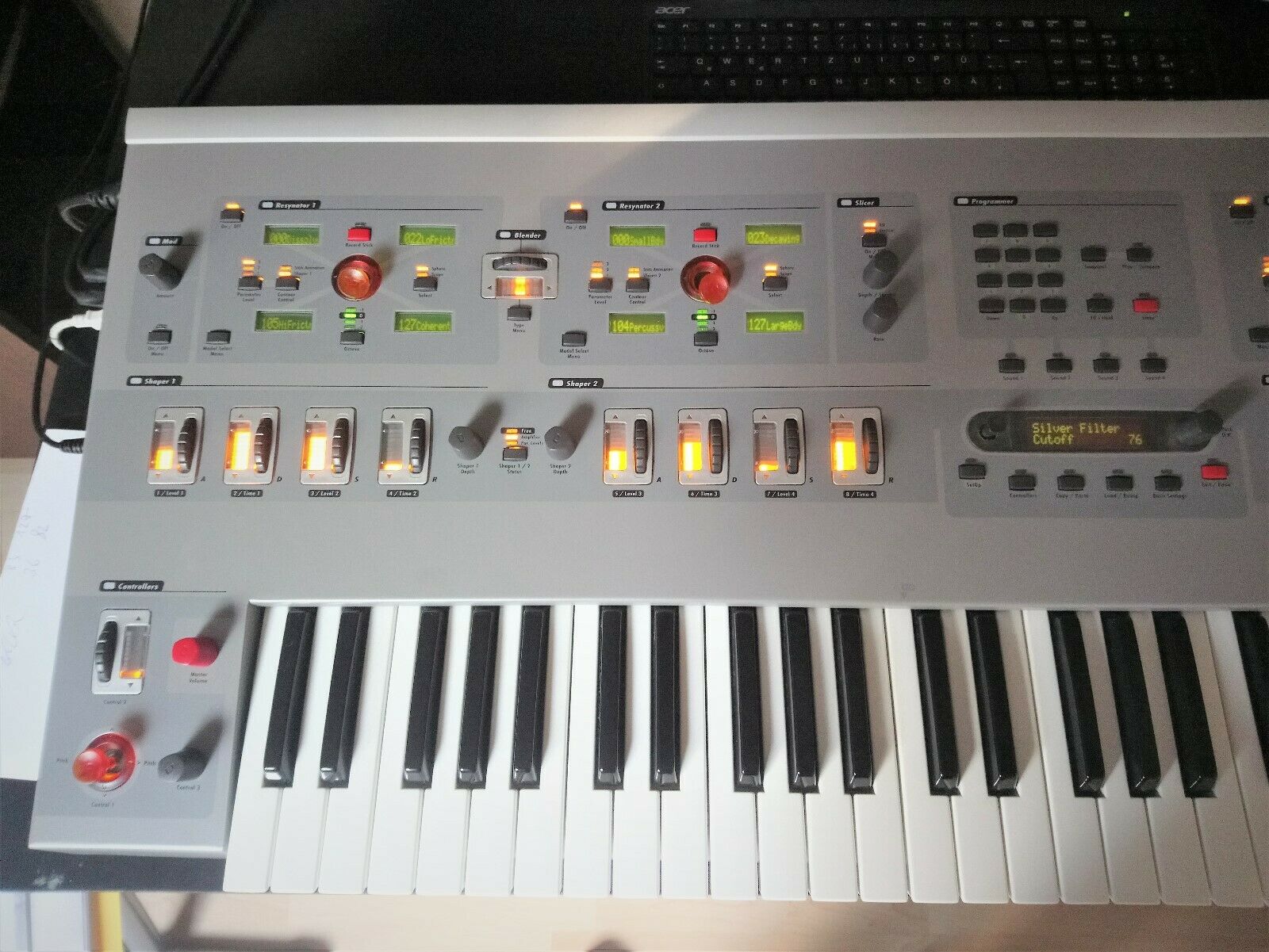 MATRIXSYNTH: Hartmann Neuron Synthesizer Keyboard