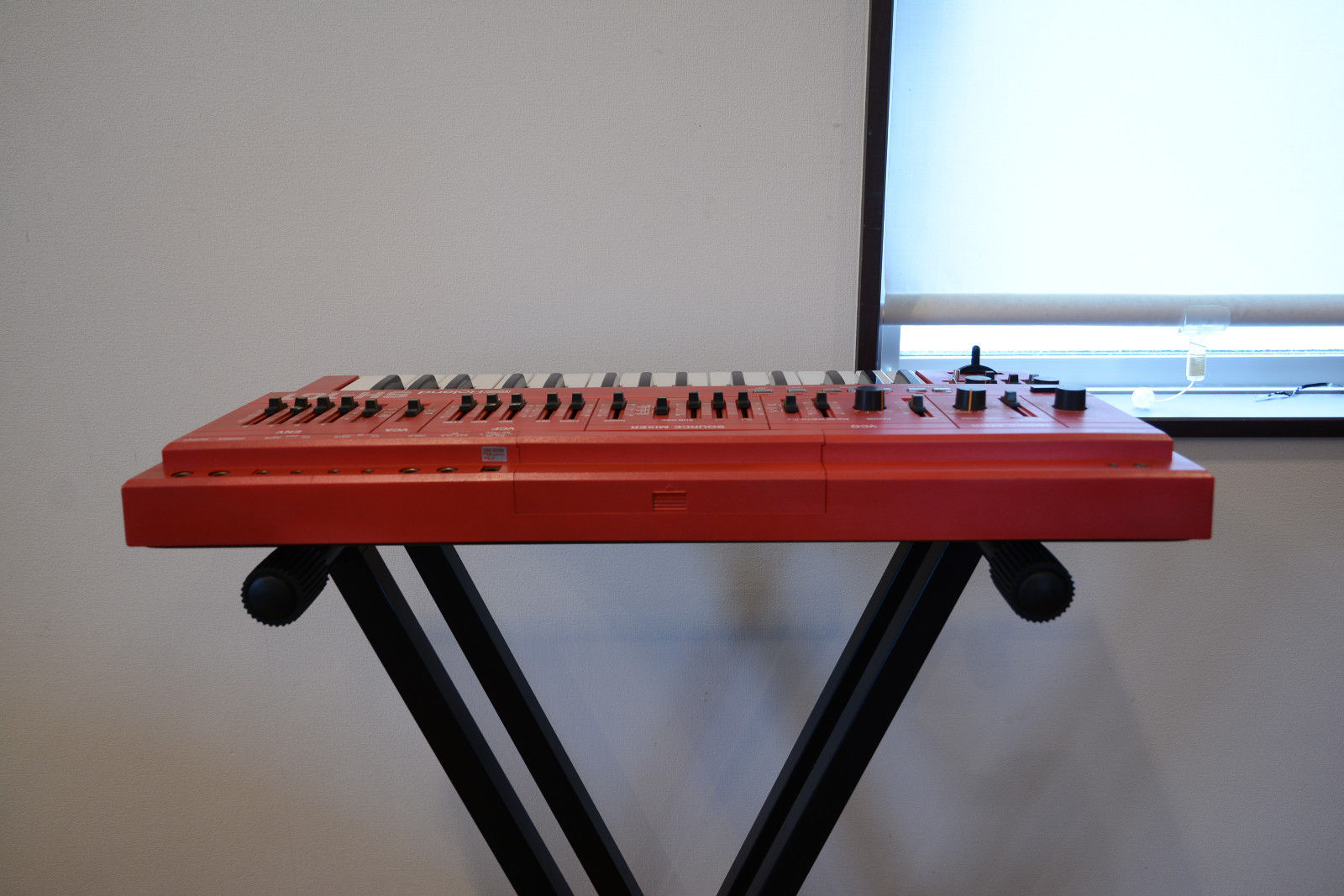MATRIXSYNTH: Red Roland SH-101 SN 442916