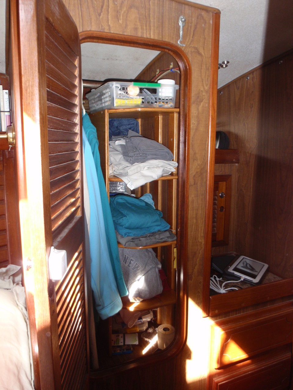 Life Afloat ~ ~ ~ ~ ~ ~ ~: 33333 (The Project 333 Wardrobe Challenge ...