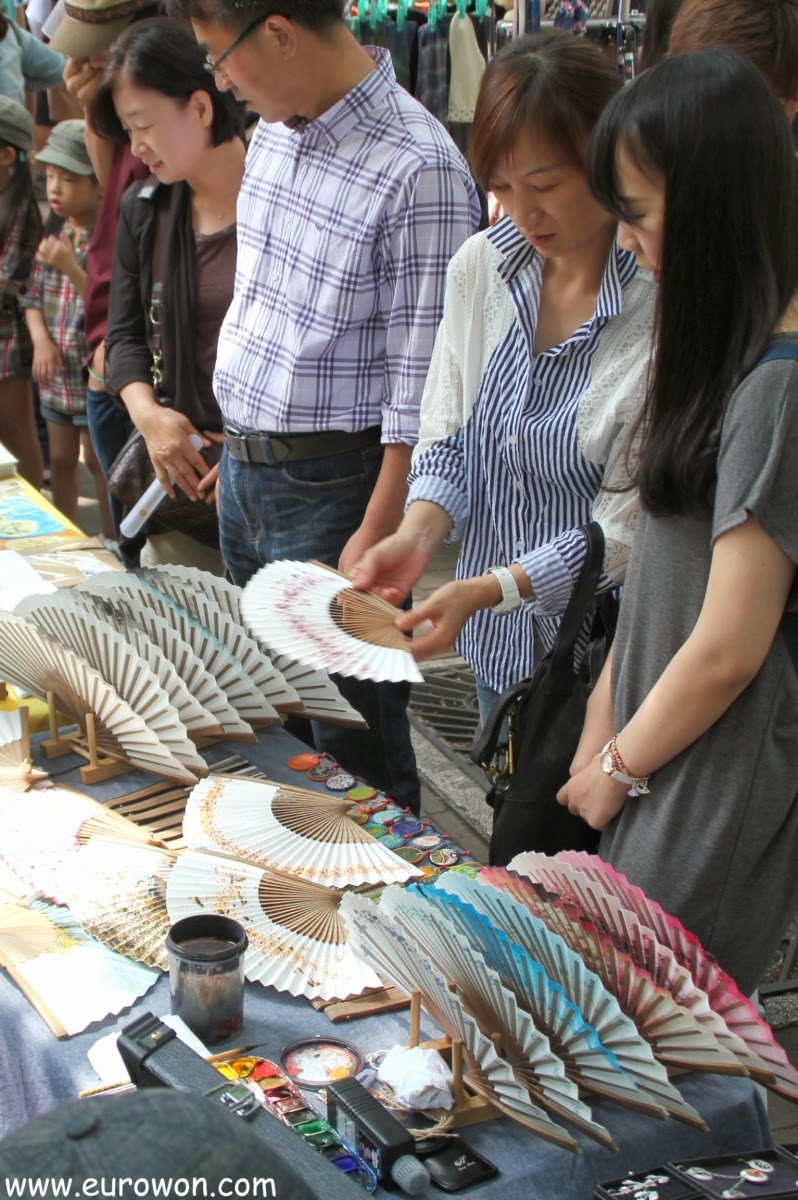 Free Market, el mercadillo de artistas de Hongdae [Eurowon]