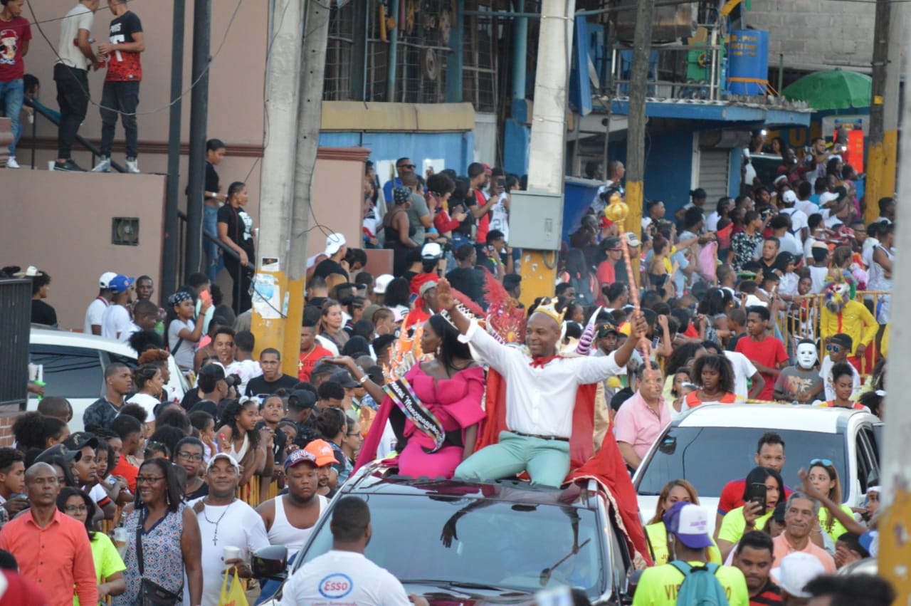 Juan Pérez pone su sello en la Noche Sonera y el Carnaval de ...