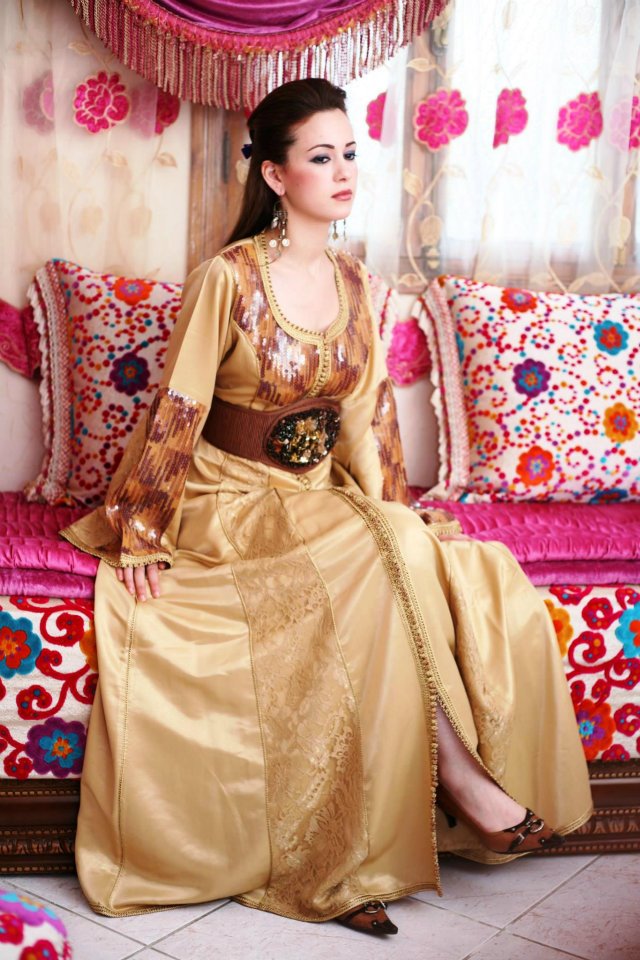 Khawla Benamrane en Mode Beldi ~ Caftan Nakhwa