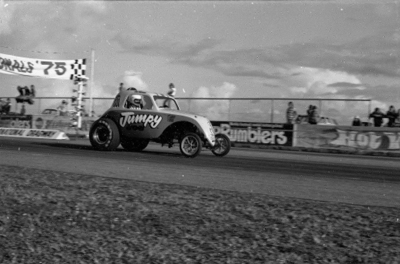 downunderdeuce: Briers Pics....up into the mid 70s, by now