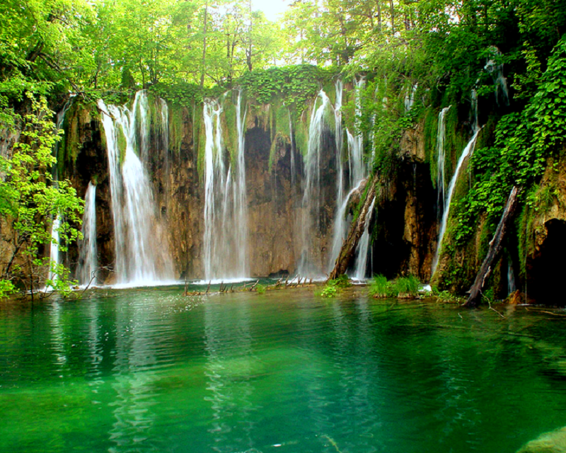 20 Pictures of waterfalls in Pakistan You Must Watch.