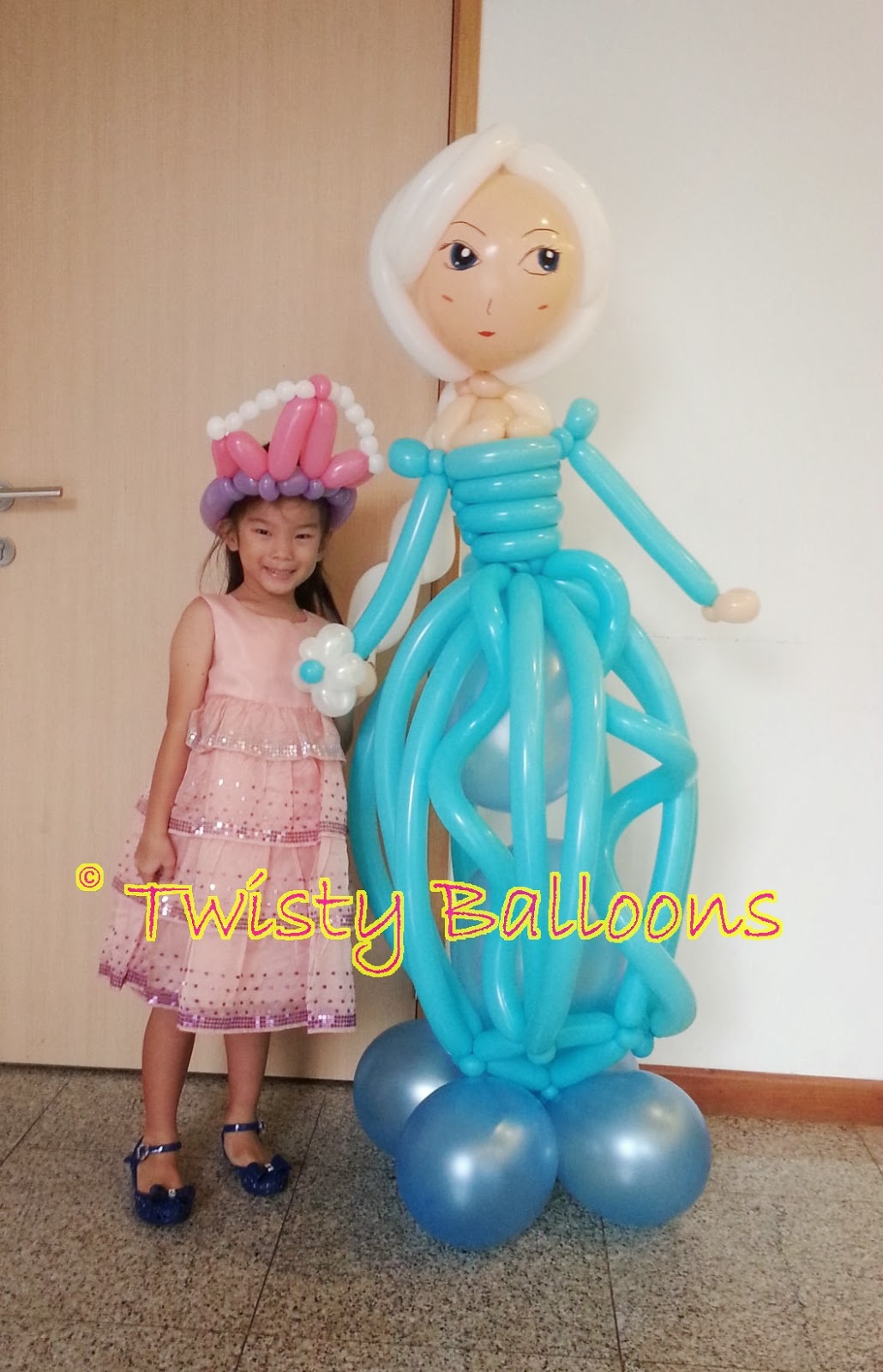 Twisty Balloons ~ By Lisa: Frozen theme - Princess Elsa Party!