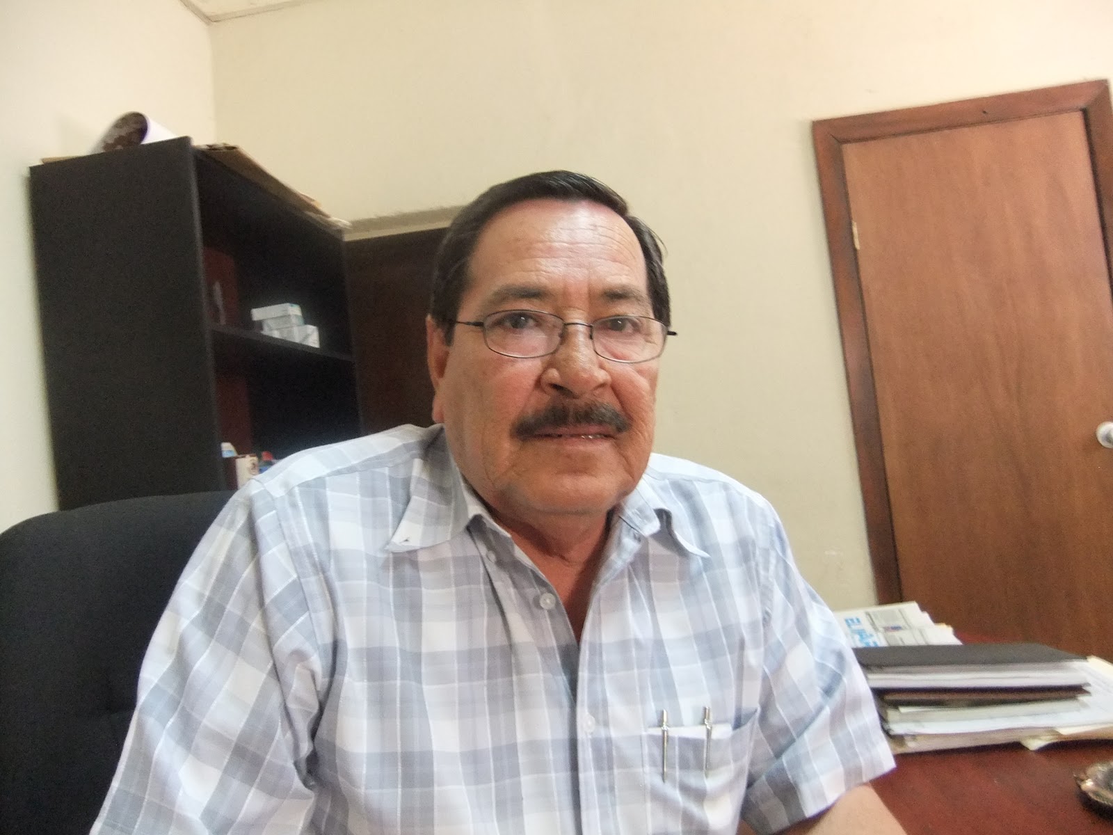 El Mundo: JULIO ZÁRATE HINOSTROZA EN LA PELEA ELECTORAL CON EL PAN