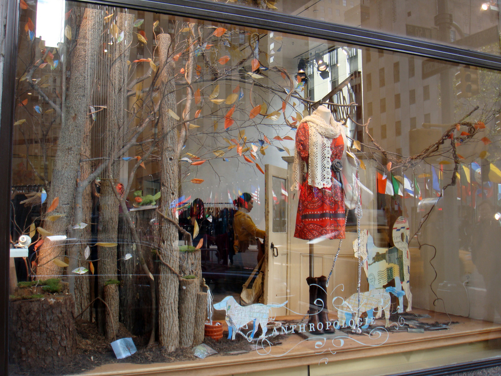 MAISON DECOR: windows displays, for see over and over again....