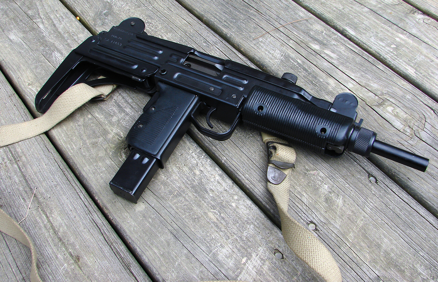 UZI:Só Armas de fogo