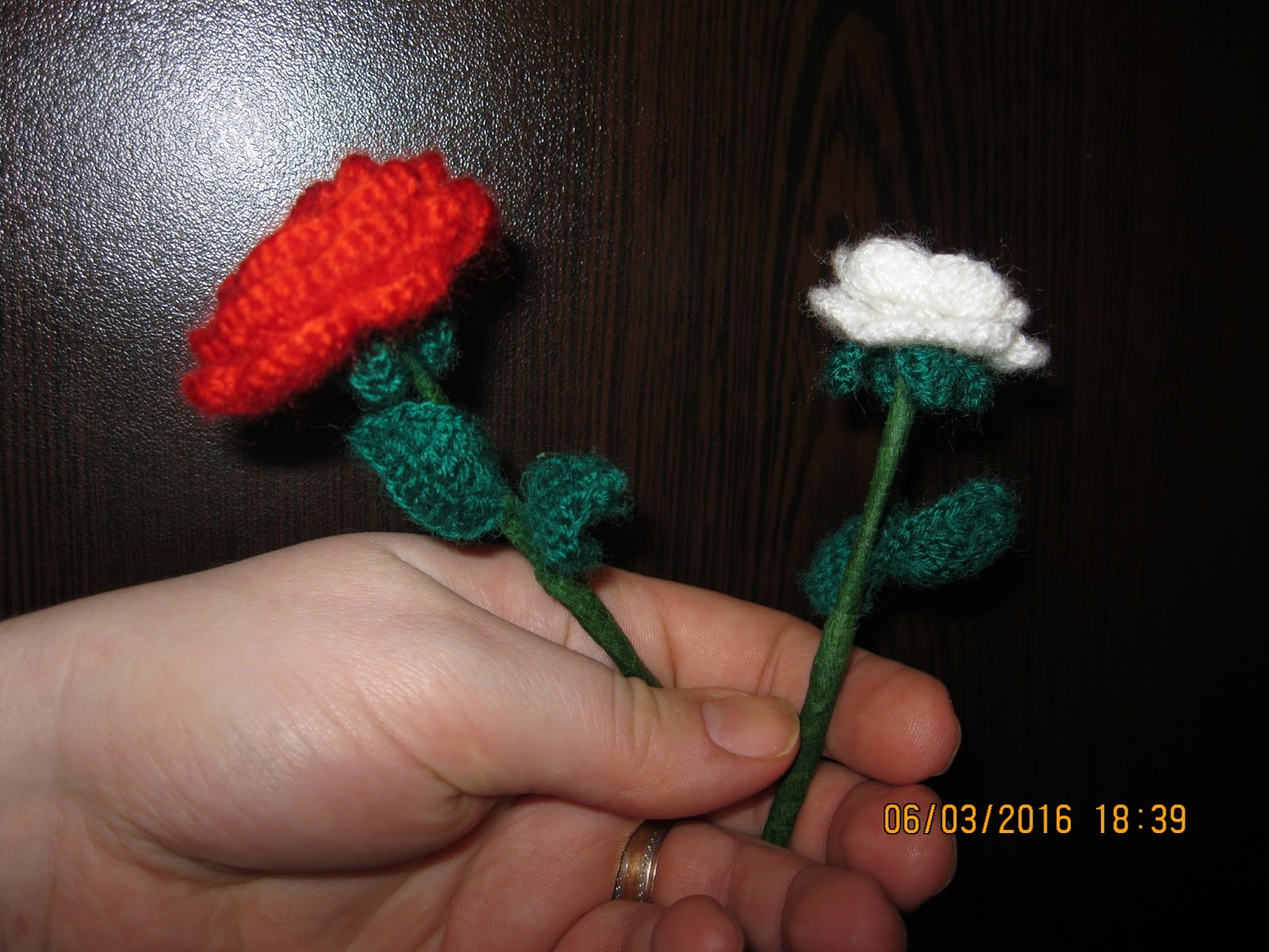 Produse Handmade: marturii - flori crosetate