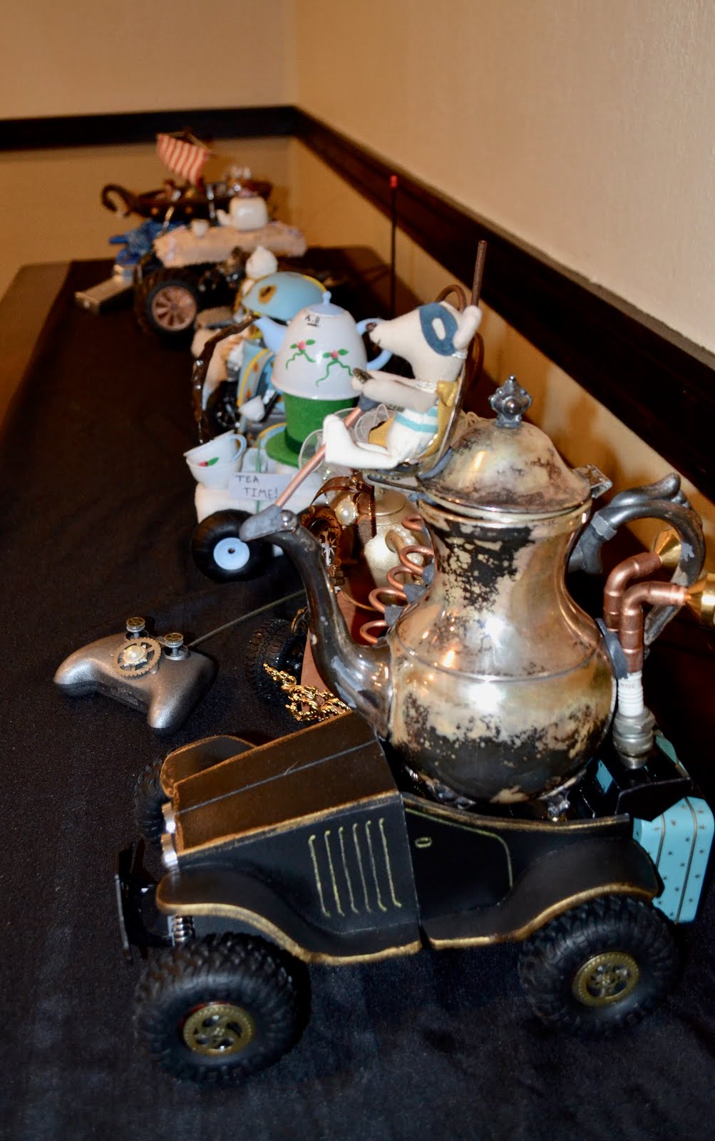 Over the Crescent Moon: Teapot Tuesday Featured Teapot Racer: The Earl ...