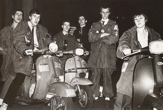 The uasal man : Menswear in media from the 1930's