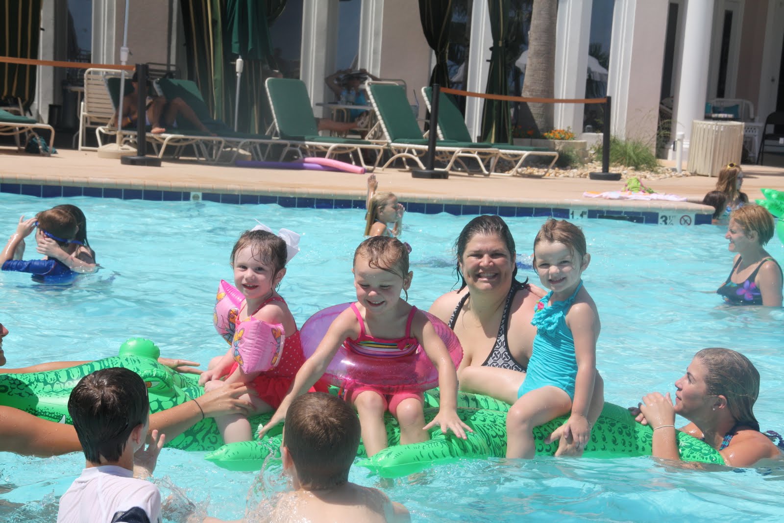 Mojoy: At the center pool.
