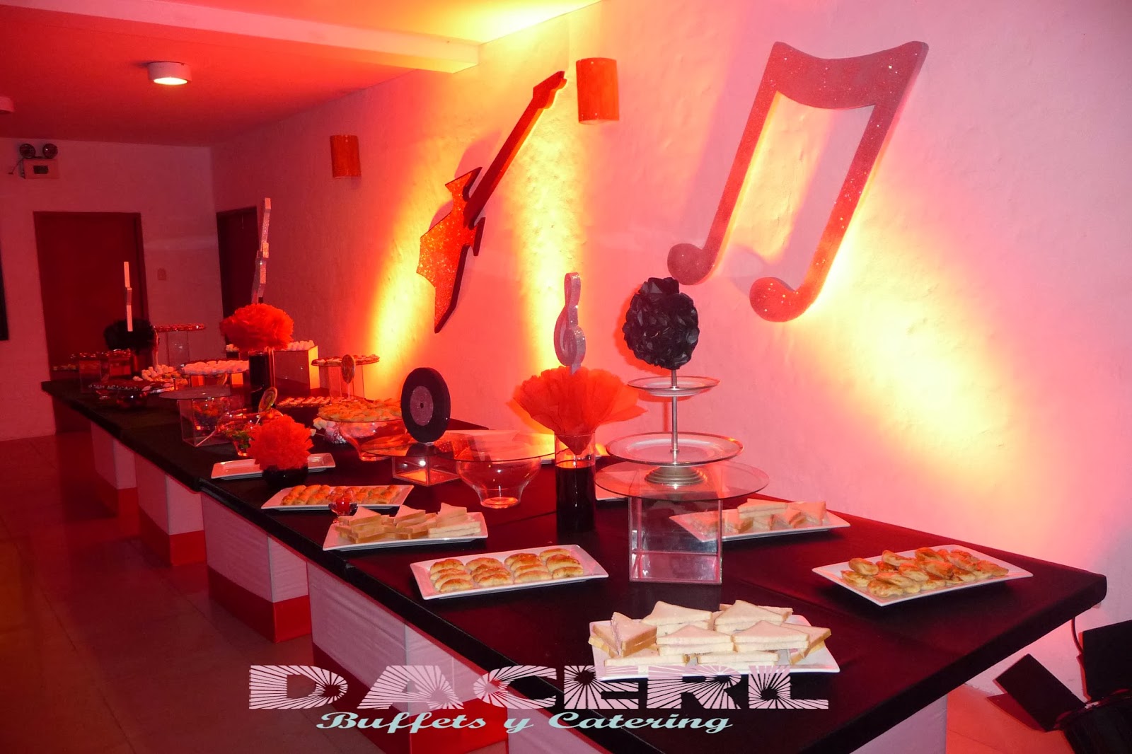 Dacerl Catering-Buffets : TEMÁTICOS 15 AÑOS ROCK