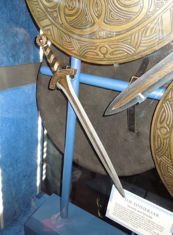 Hollywood Movie Costumes and Props: Thor: The Dark World Treasures of ...