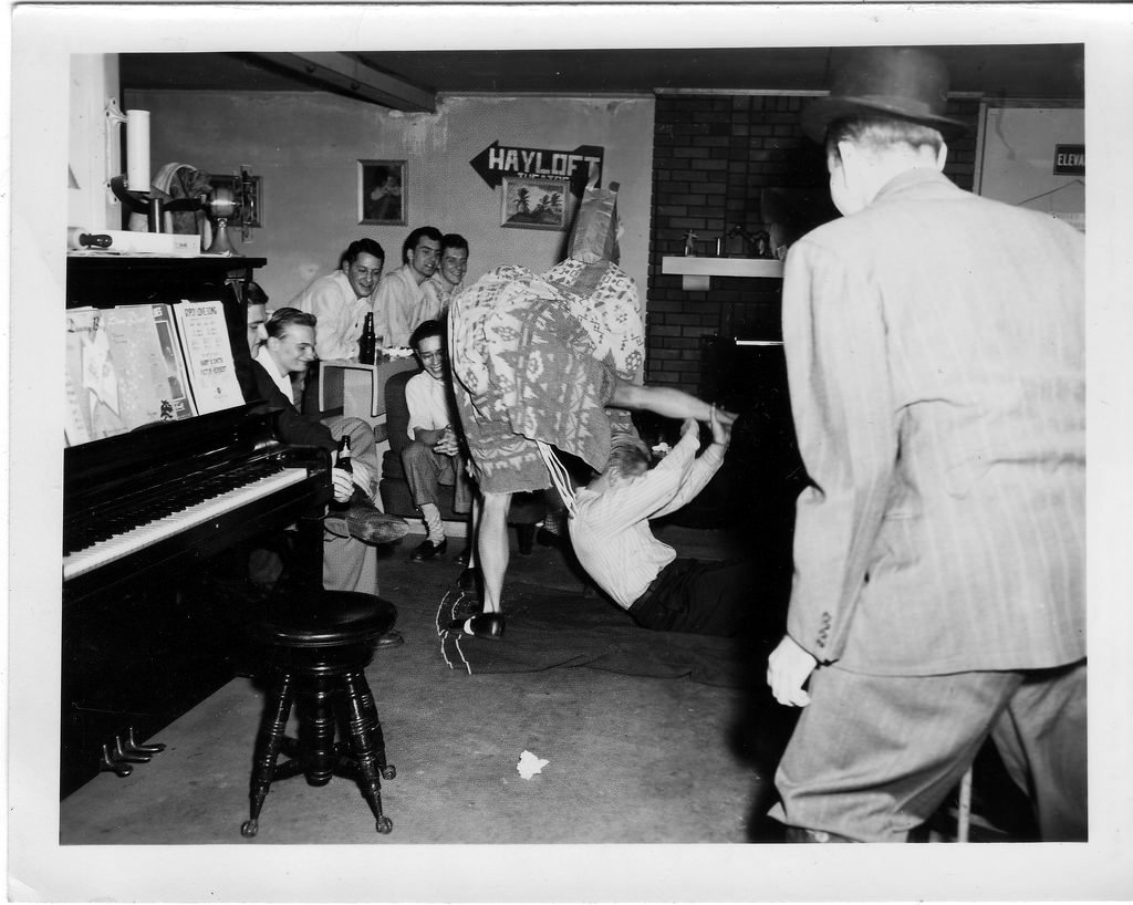 Live As You Like – 49 Snapshots Show That Life in the Past Was Probably ...