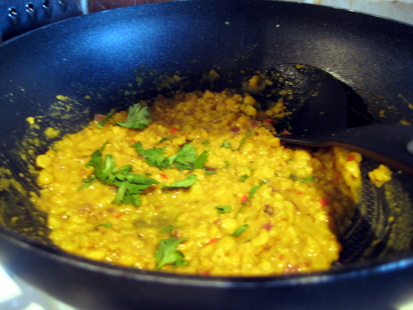 Serena's Medium Rare: Scallops on Curry Dhal, with a Minty Yogurt Dressing