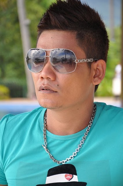 All about Khmer Stars: Khmer Famous Singer Preap Sovath