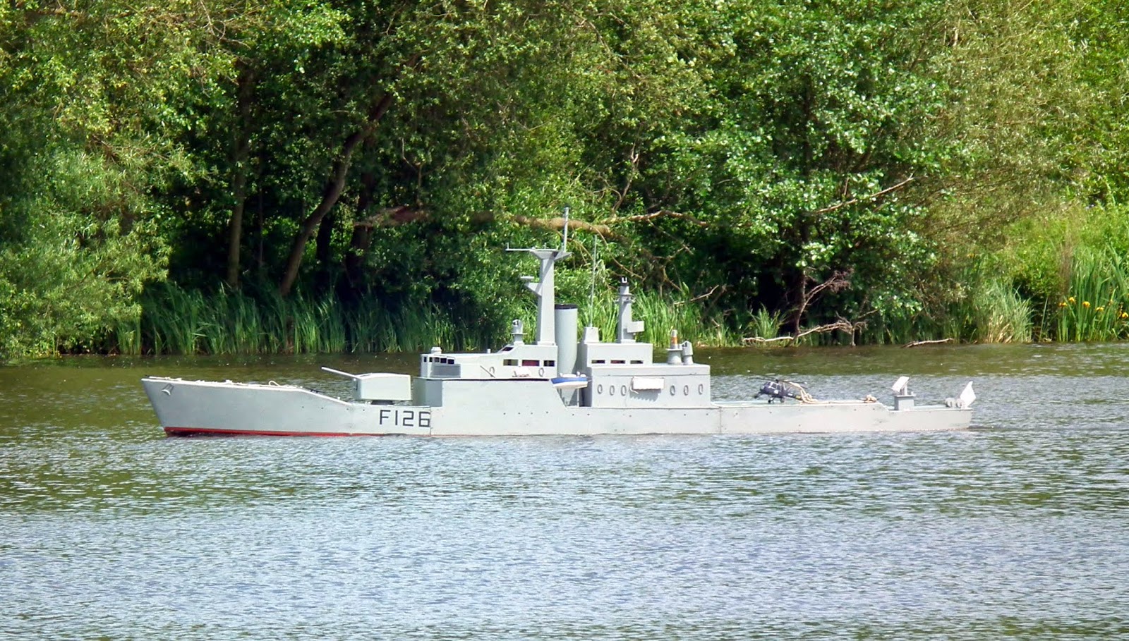 ROWING FOR PLEASURE: Manned Model Ship at Beale