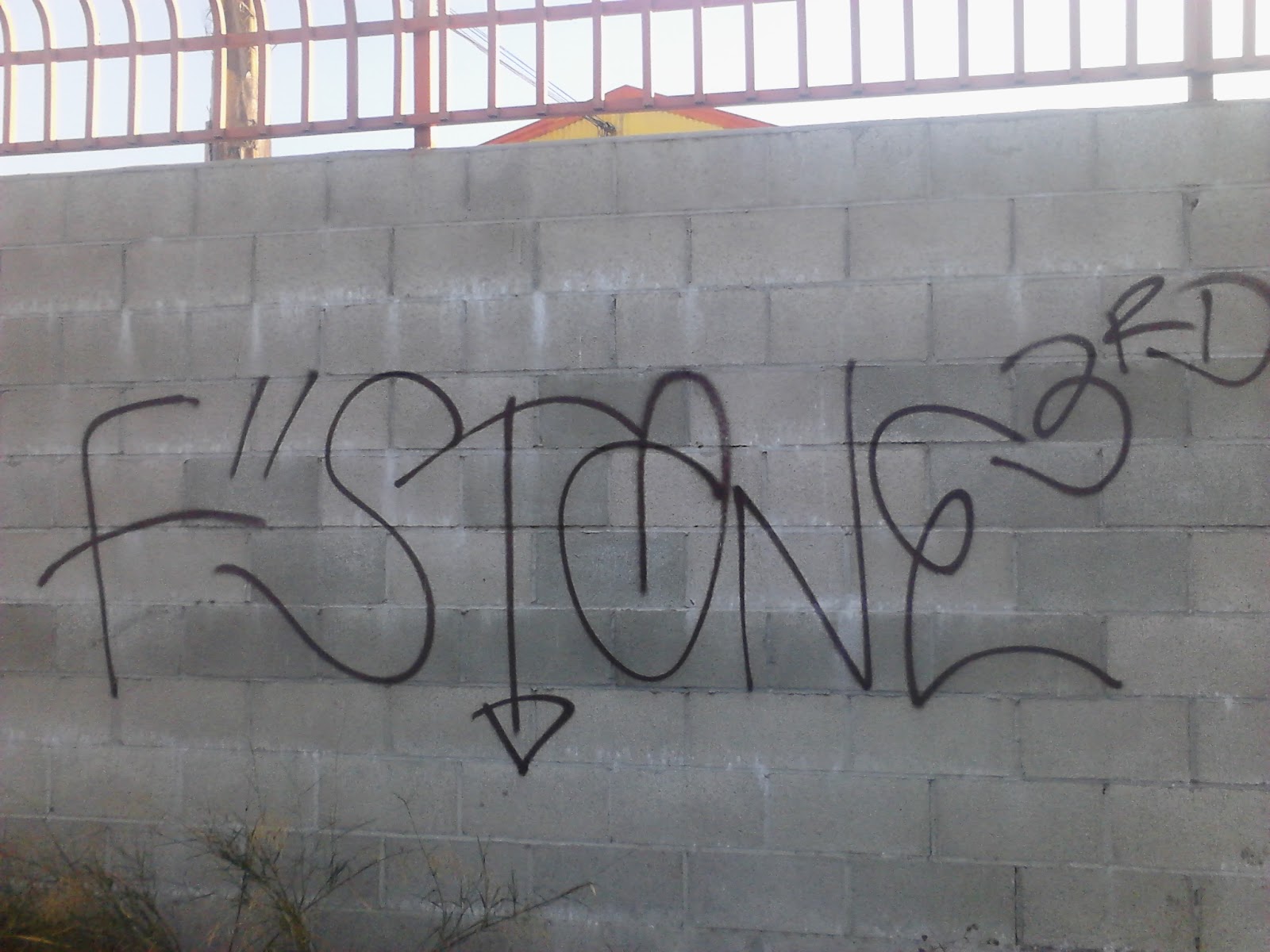 crip gangs graffiti: Front street watts crip 103 - 108