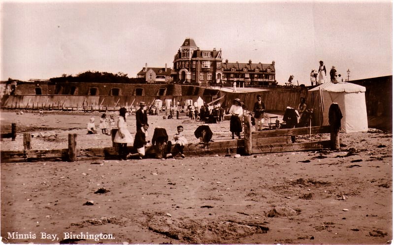 The Passing Tramp: All That Glitters Is Not Gold: Felicity Worthington ...