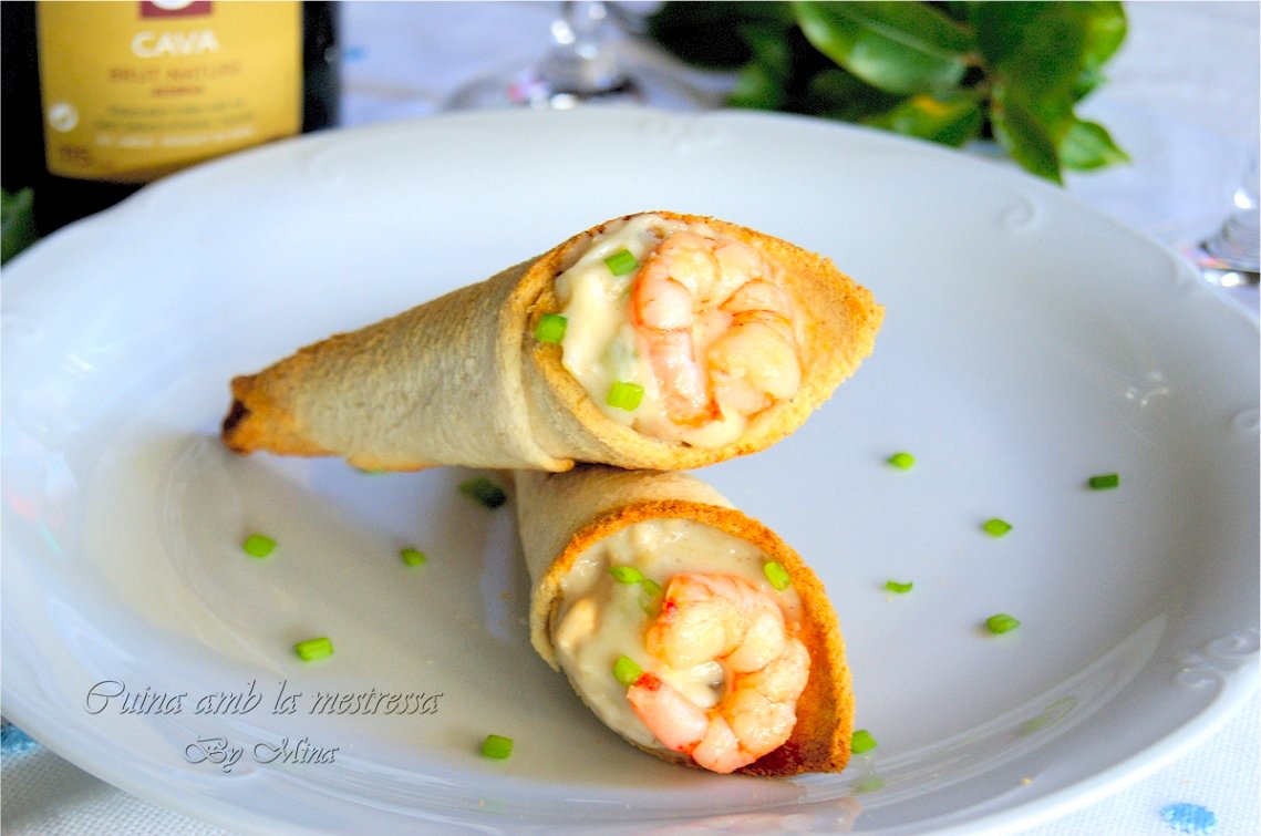 Cocina con Mina: Cucuruchos rellenos con bechamel de mar y montaña
