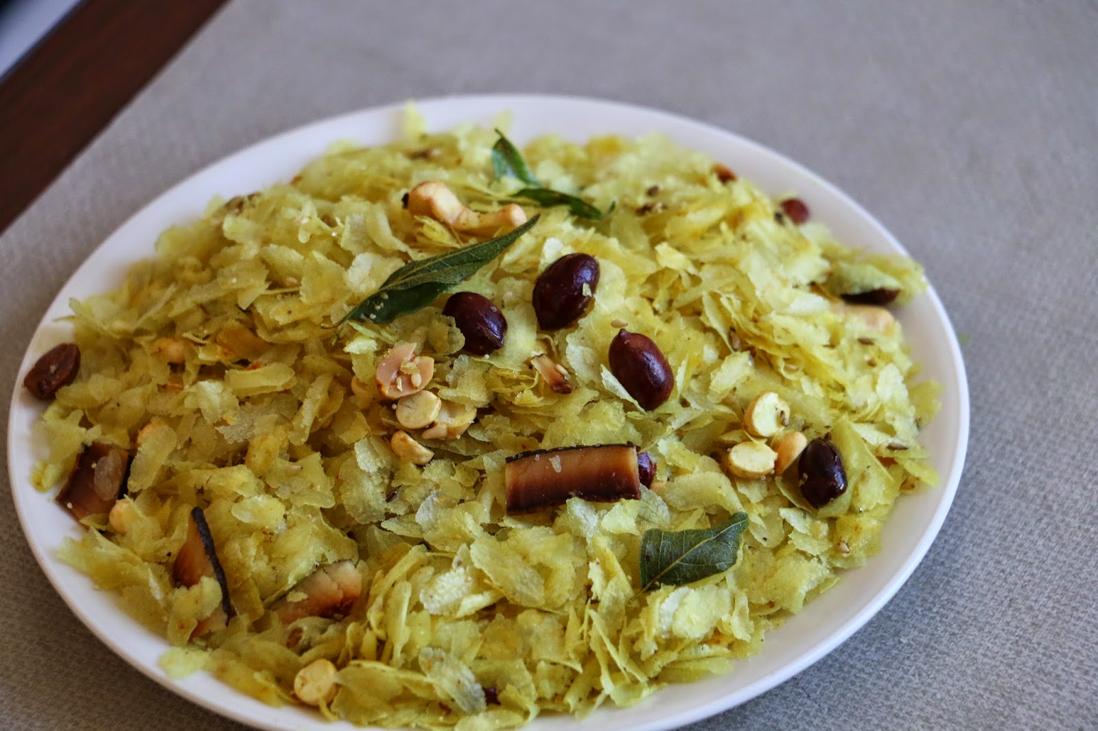 yummy delight for u: Poha Chivda Recipe, How to make roasted Poha Namkeen