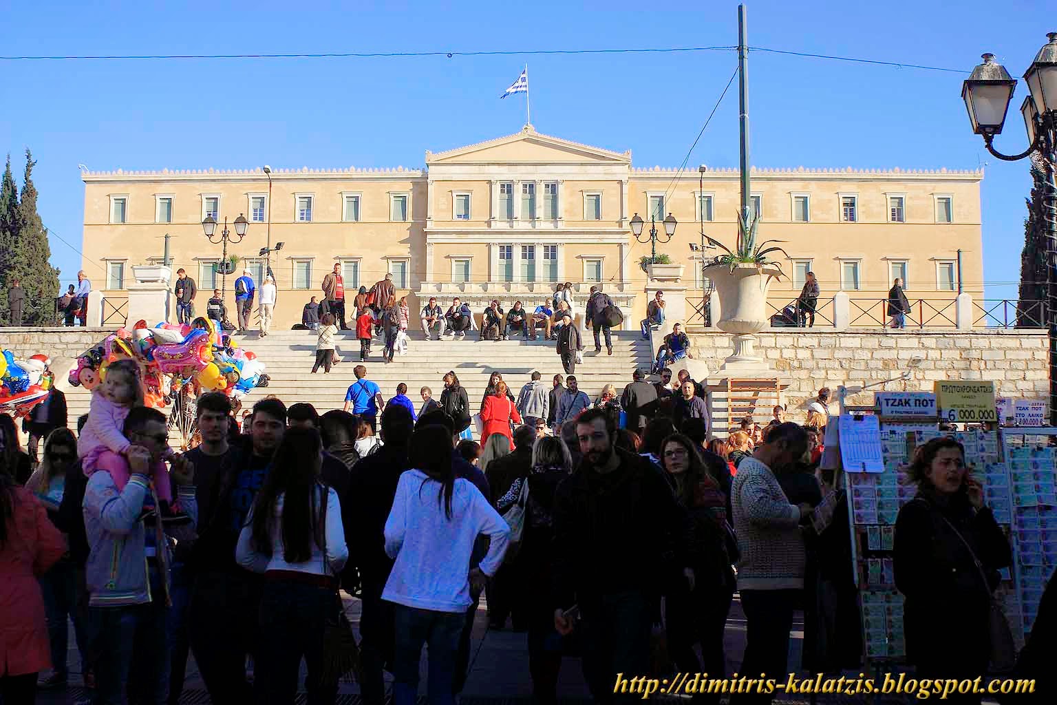 Ο ΦΩΤΟΓΡΑΦΟΣ ΤΗΣ ΔΙΠΛΑΝΗΣ ΠΟΡΤΑΣ - THE GREEK PHOTOGRAPHER NEXT DOOR ...