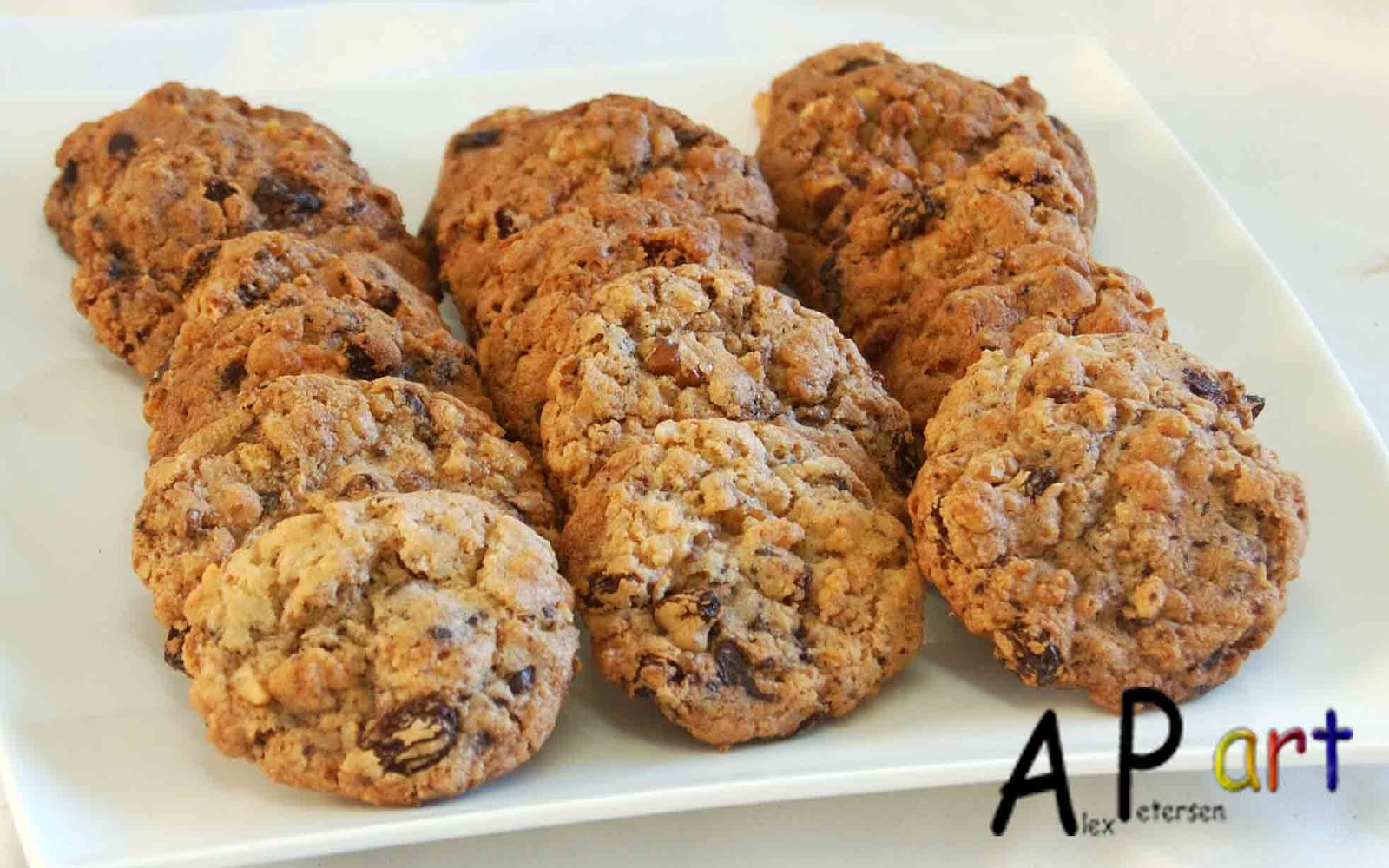 Alex the Contemporary Culinarian: Crunchy Rice, Sultana and Walnut Jumbles