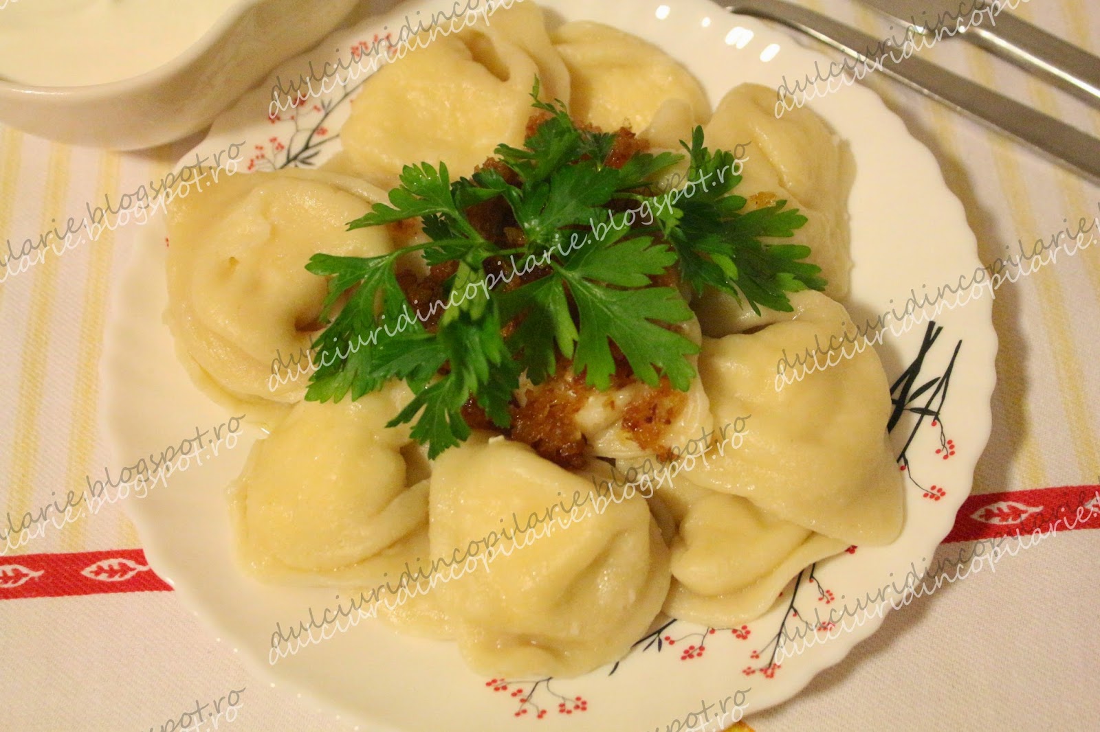 Dulciuri din copilarie: Coltunasi cu branza