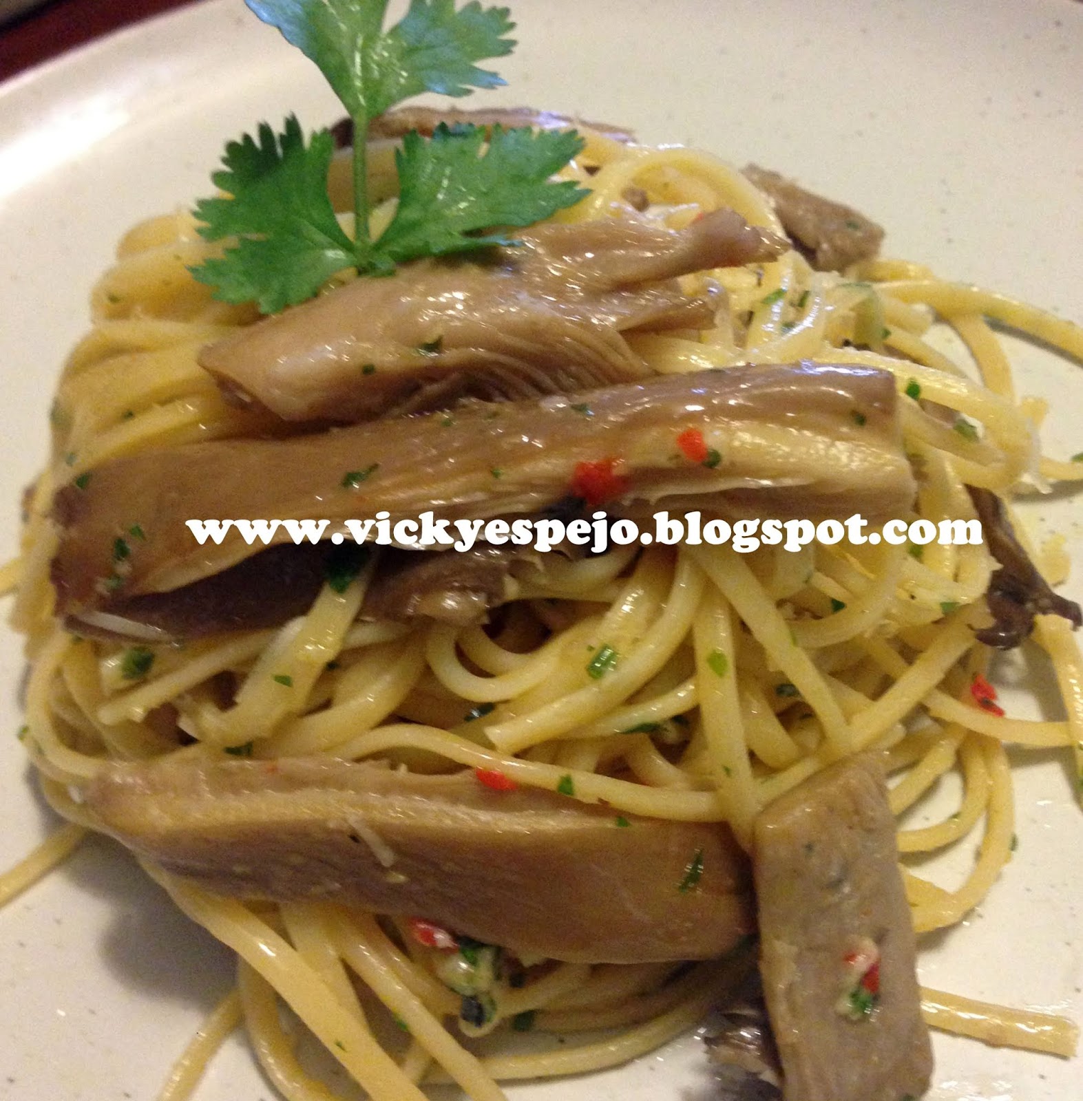 RECETAS E HISTORIAS DE FAMILIA: PASTA CON HONGOS OSTRA