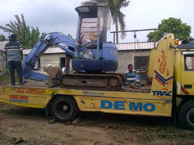 Derek Mobil Medan: Derek Mobil Medan: Ahli Derek Mobil Mogok Kota Medan