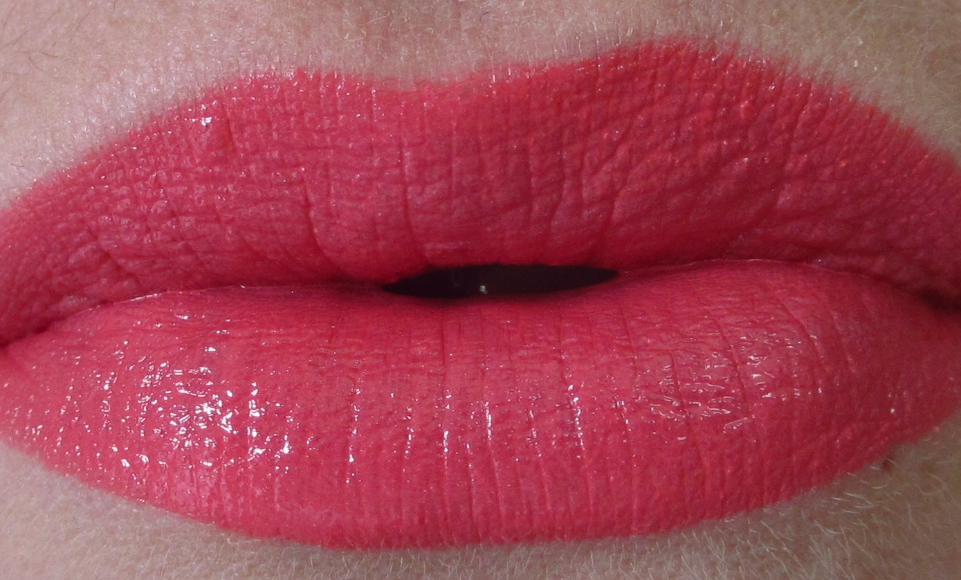 Eyeshadow Addicts Anonymous: The Art of Mixing Lipsticks