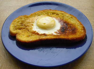 Know it... Live it... Share it...: Brood met gebakken ei