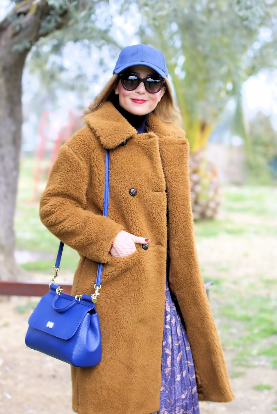 The Teddy Bear Coat trend | Fashion and Cookies - fashion and beauty blog