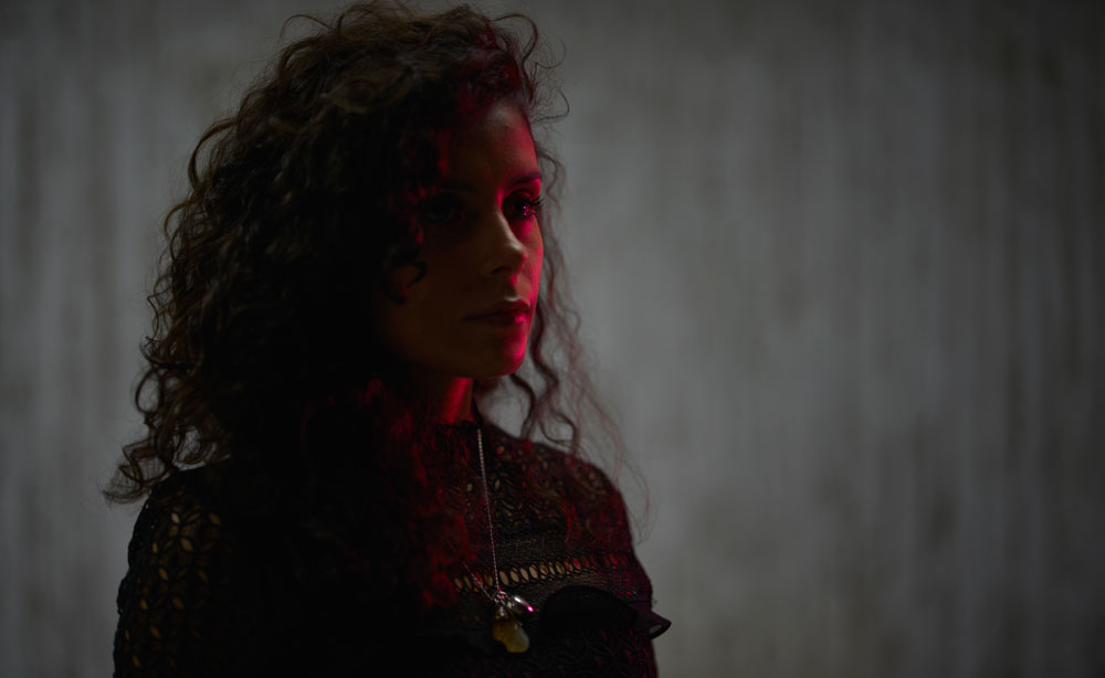 [VÍDEO] Elisa Rodrigues em estreia lança primeiro single do álbum a ...