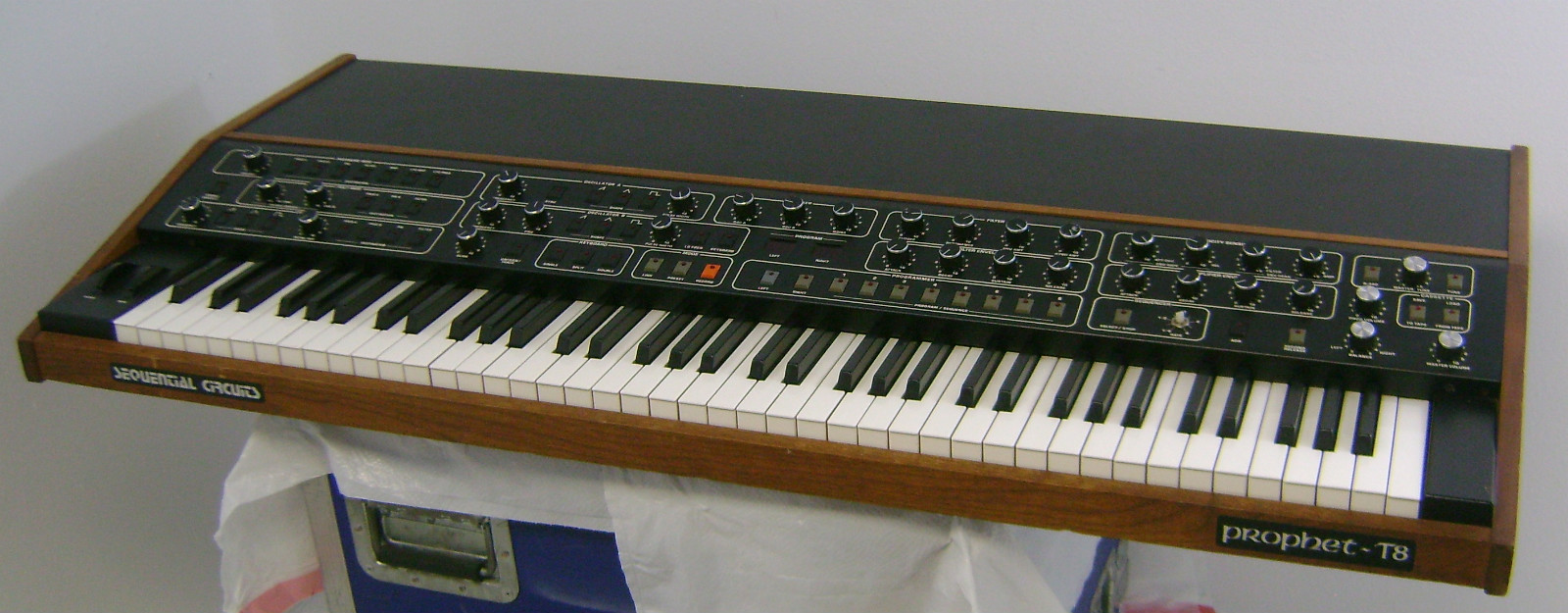 MATRIXSYNTH: Sequential Circuits Prophet T8 SN 24 w/3.8 OS ROMS