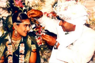Celebrity Weddings: Kajol and Ajay Devgan Wedding Pics
