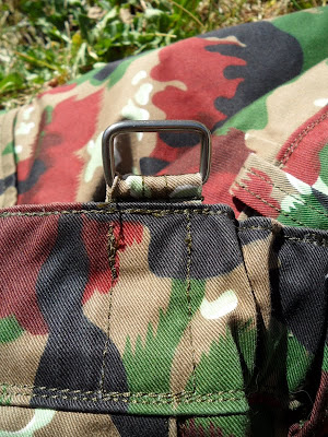 Four Bees: Swiss M/70 Alpenflage Leibermuster, Back Pack Strap ...