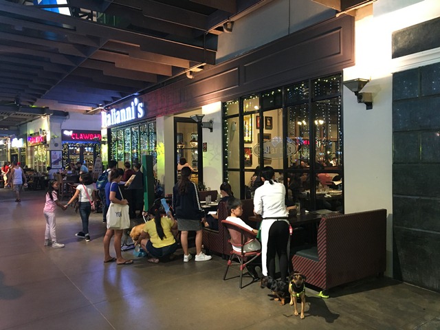 ERICJAZ FOODIES: ITALIANNI'S BGC WITH OUR DOGGIES