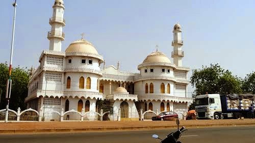 AHMADIYYA MOSQUE: Ahmadiyya Muslim Jamaat Mosque - Tamale Ghana