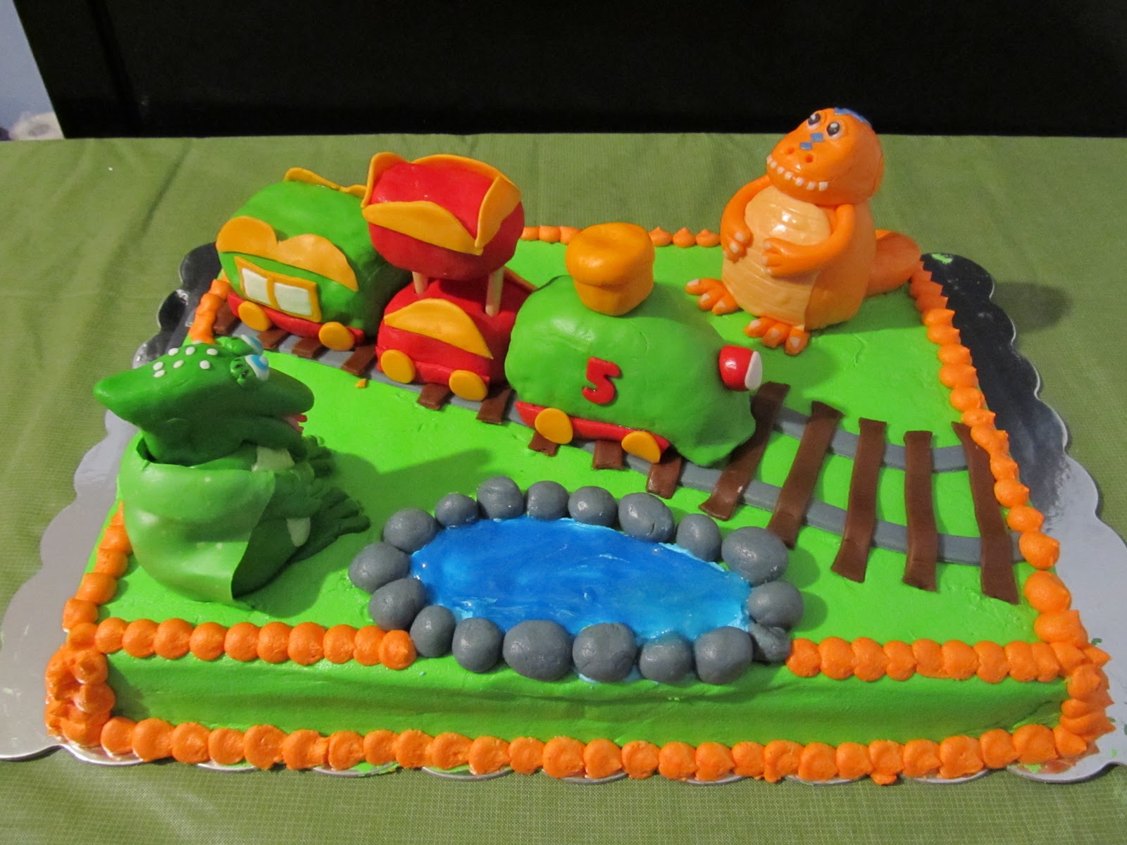 YAYA CREATIONS 3: Dinosaur Train cake