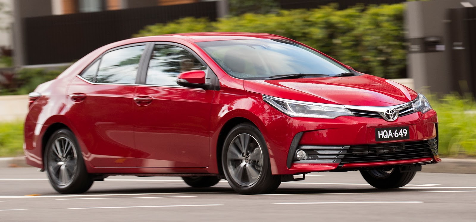 Toyota Corolla completa 50 anos com novo visual e mais segurança