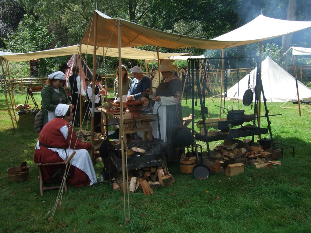A bad witch's blog: Review: Herstmonceux Medieval Festival