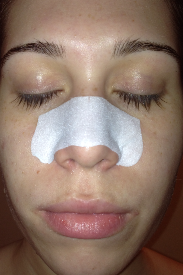 Mega Beauty Reviews : PORE STRIPS