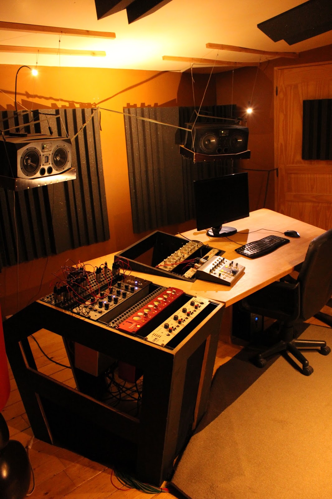 Studio d'enregistrement, mixage et formation à Marseille: LE STUDIO