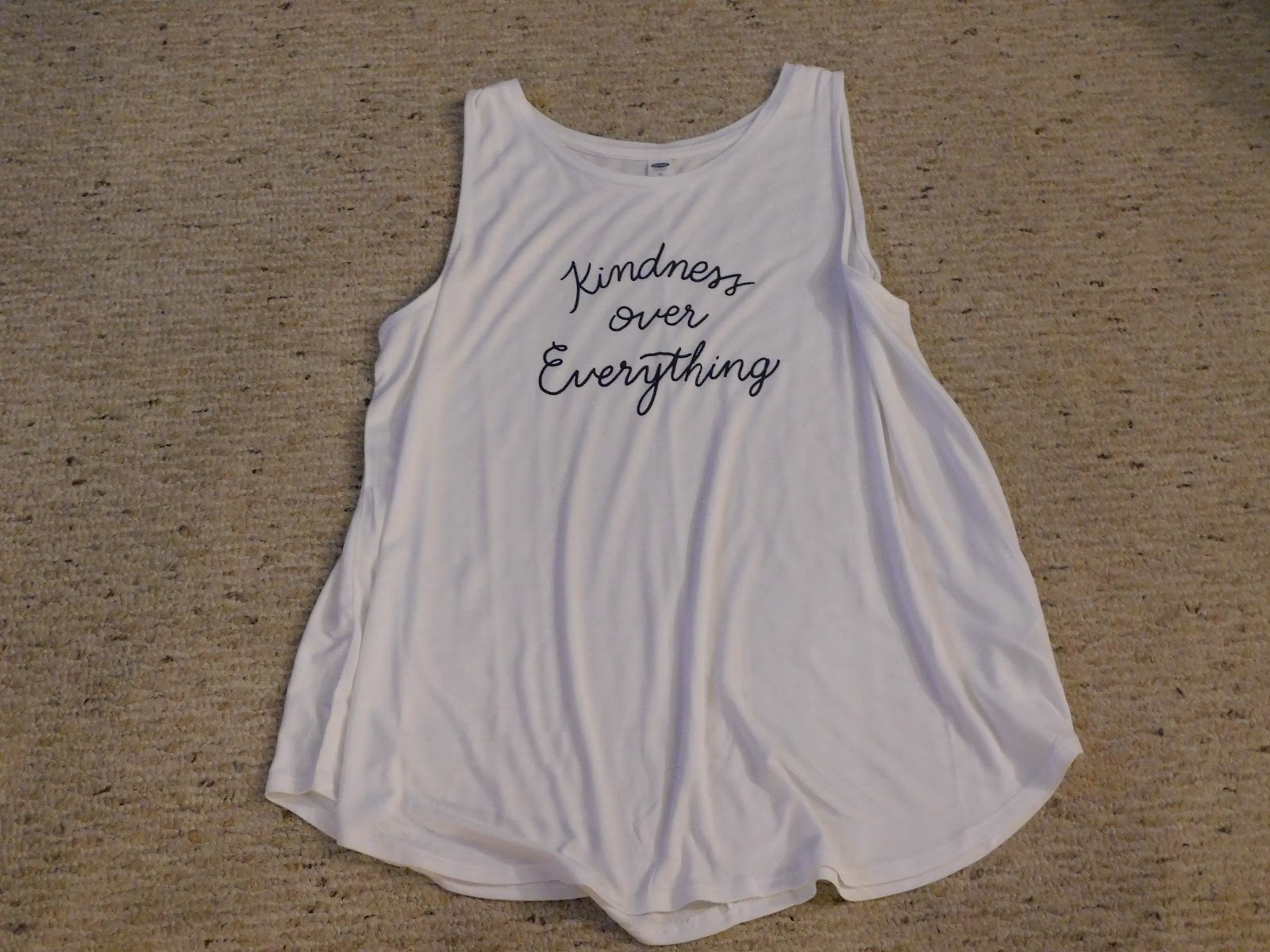 2 Ways to Style a Graphic Tank | Nellie Coody